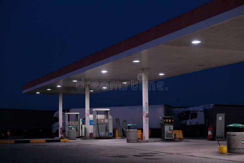 Italian Autogrill Gas Station at Night Editorial Image - Image of ...