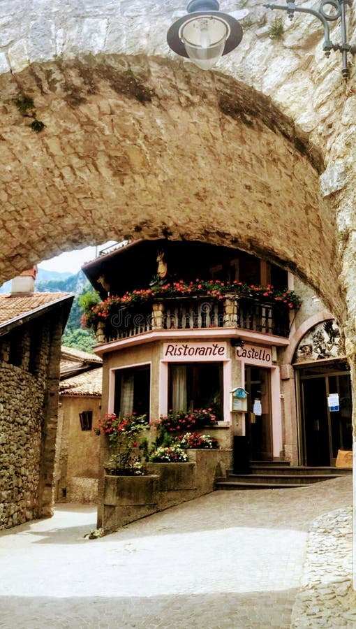 Italian cafe editorial stock image. Image of quiet, breakfast - 121522109