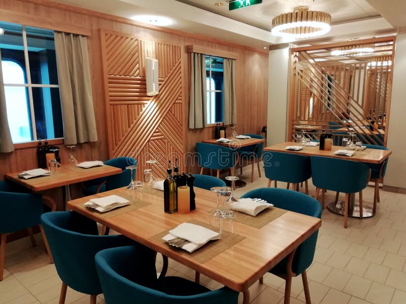 Italian Fine Dinning Restaurant Table Setting Up Stock Image - Image of ...