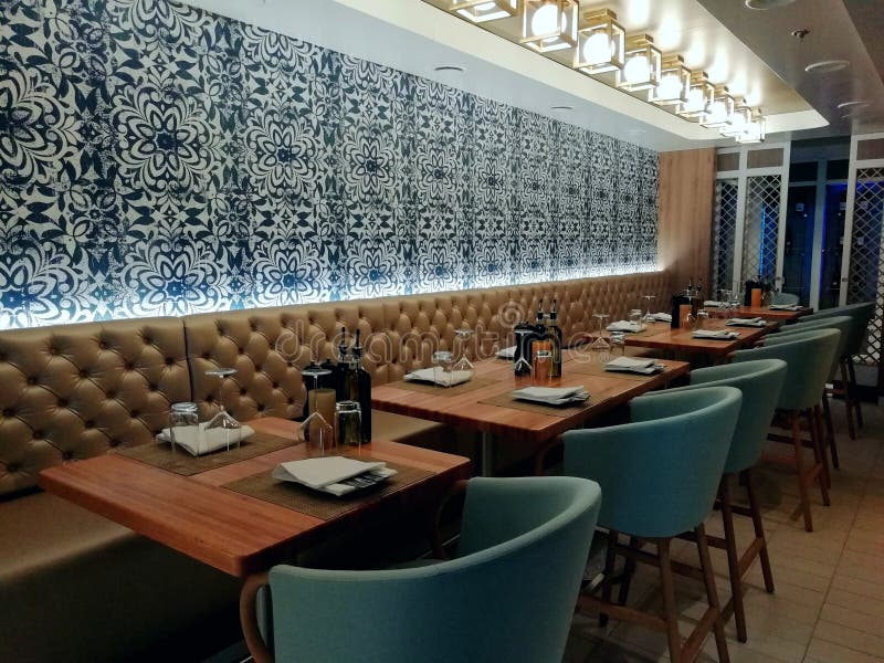 Italian Fine Dinning Restaurant Table Setting Up Stock Photo - Image of ...