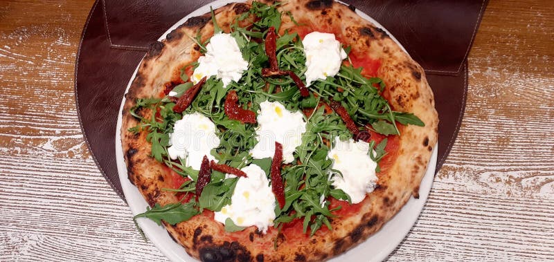 Italian Food Pizza with Mozzarella and Rocket Stock Image - Image of ...