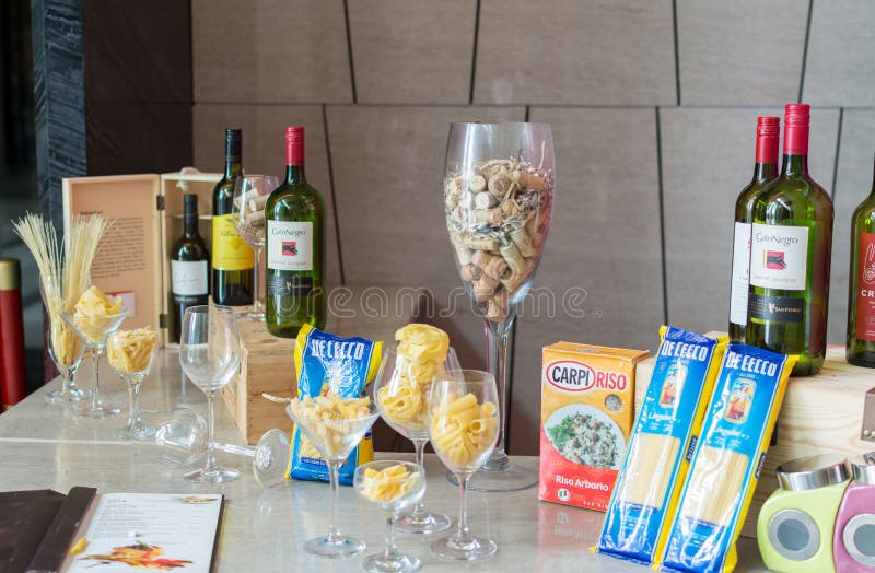 Italian food editorial stock photo. Image of dine, fresh - 76609878