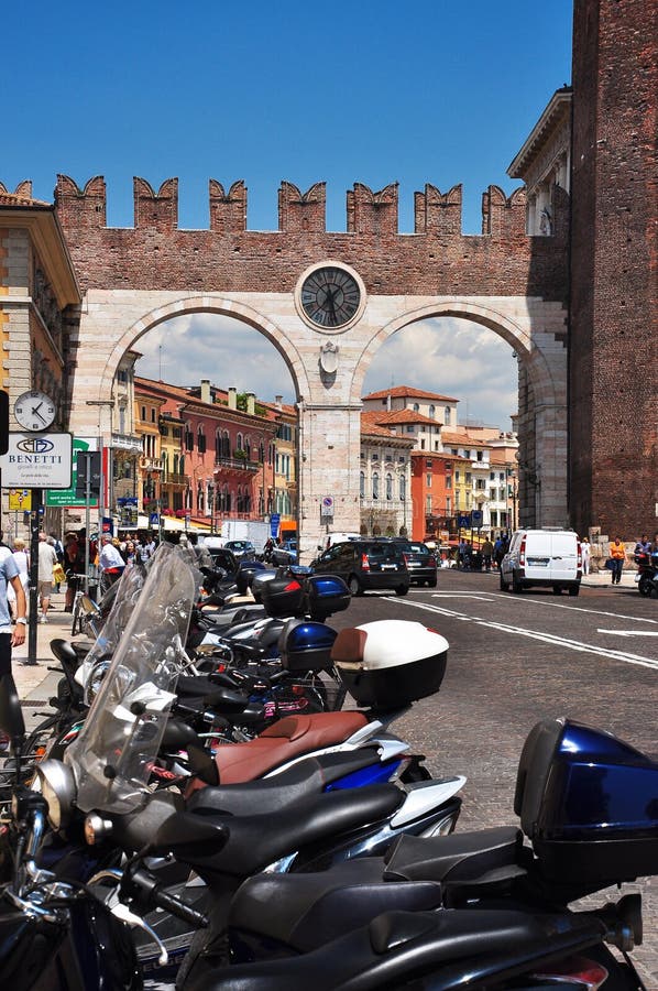 Italian traffic, Verona editorial photography. Image of italy - 26073567