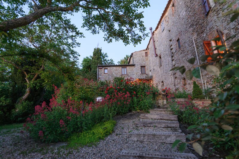 Countryside villa in Italy stock image. Image of farmland - 16465661