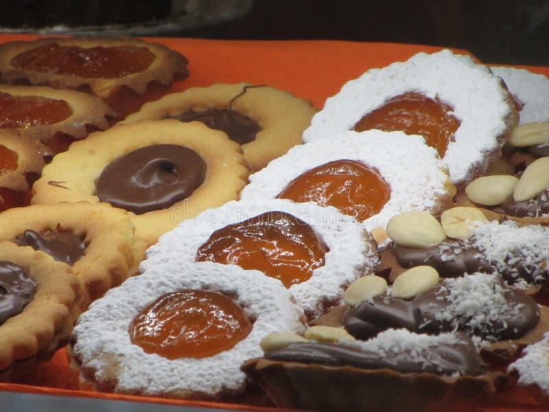 Pasticceria Italiana In Un Negozio Di Pasticceria Fotografia Stock ...