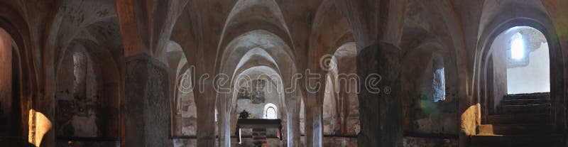Italien, Krypta Des Romanesquekirchenpanoramas Stockbild - Bild von ...