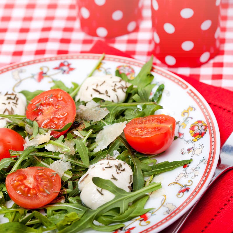 Italiensk sallad fotografering för bildbyråer. Bild av rött - 19088999