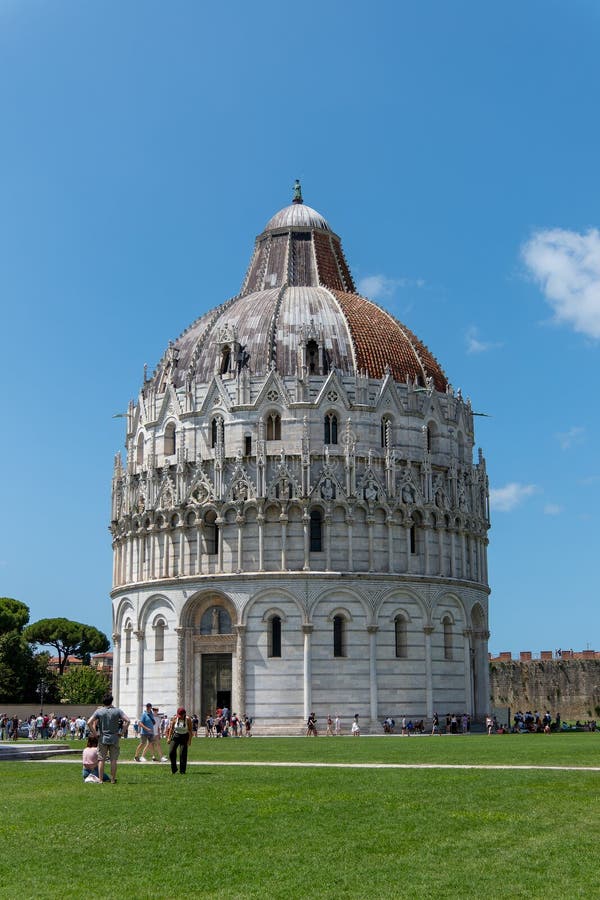 Square of Miracles Pisa Italy Editorial Image - Image of tower ...