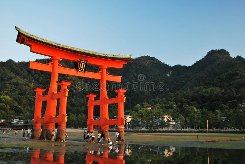 Itsukushima Shrine gate editorial stock image. Image of famous - 20809504