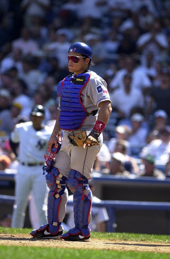 Ivan Rodriguez Texas Rangers Editorial Photo - Image of dirt, running ...
