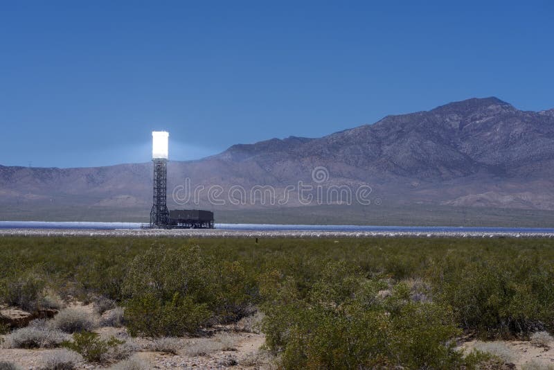 Ivanpah Solar Tower Glowing Stock Photo - Image of plant, light: 283466262