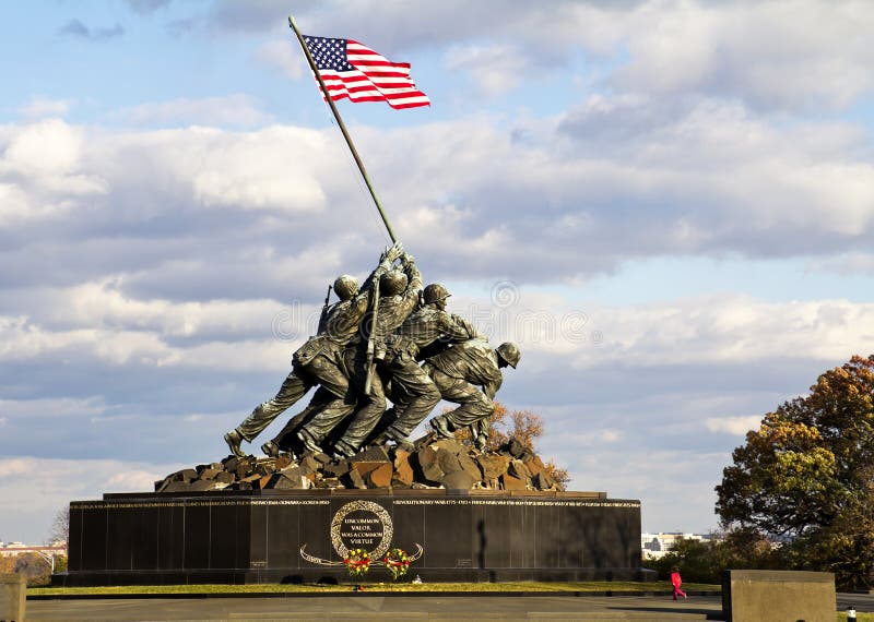 Iwo Jima Memorial editorial photography. Image of american - 28174932