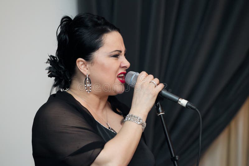 Izabela Barbu editorial image. Image of singer, banker - 29118330