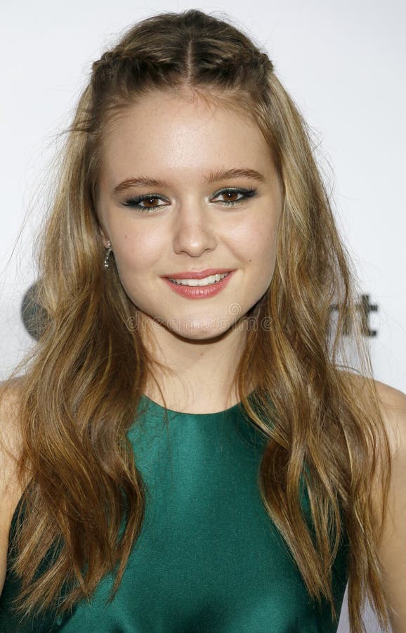 Izabela Vidovic image stock éditorial. Image du film - 103918414