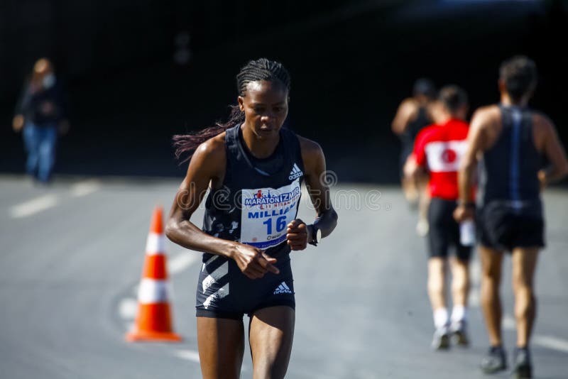 11-04-2021 Izmir-Turkey: Marathon Izmir Editorial Photography - Image ...