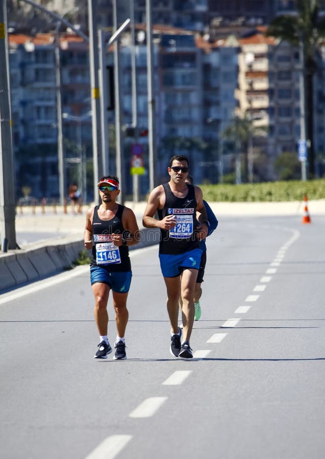 11-04-2021 Izmir-Turkey: Marathon Izmir Editorial Image - Image of ...