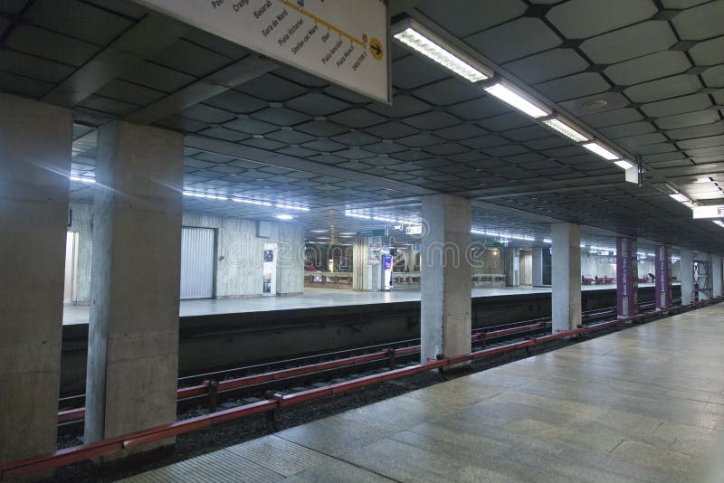 Empty Subway Platform, Izvor Station Editorial Stock Image - Image of ...