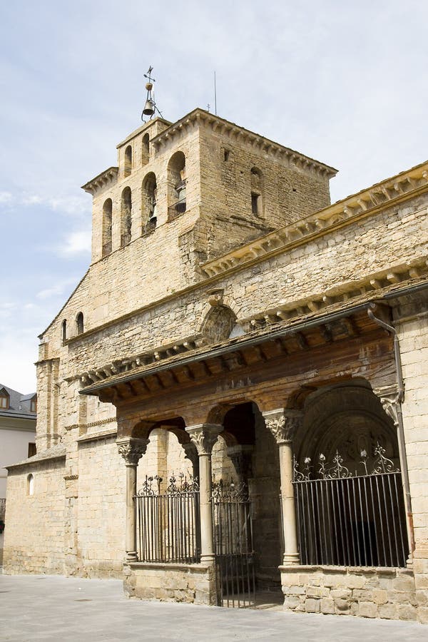 Jaca, Espanha foto de stock. Imagem de espanha, igreja - 34446476