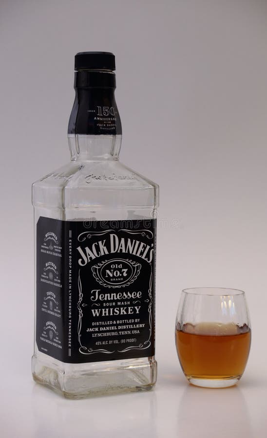 Jack Daniel ` S Altes Nr. Flasche Und Glas Des Whisky-7 Redaktionelles ...
