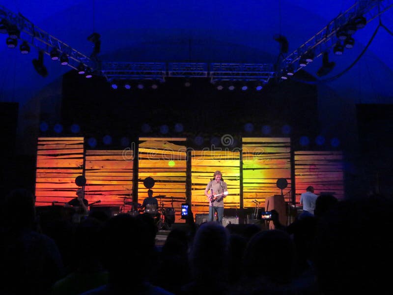 Jack Johnson Concert at Waikiki Shell at Night Editorial Image - Image ...