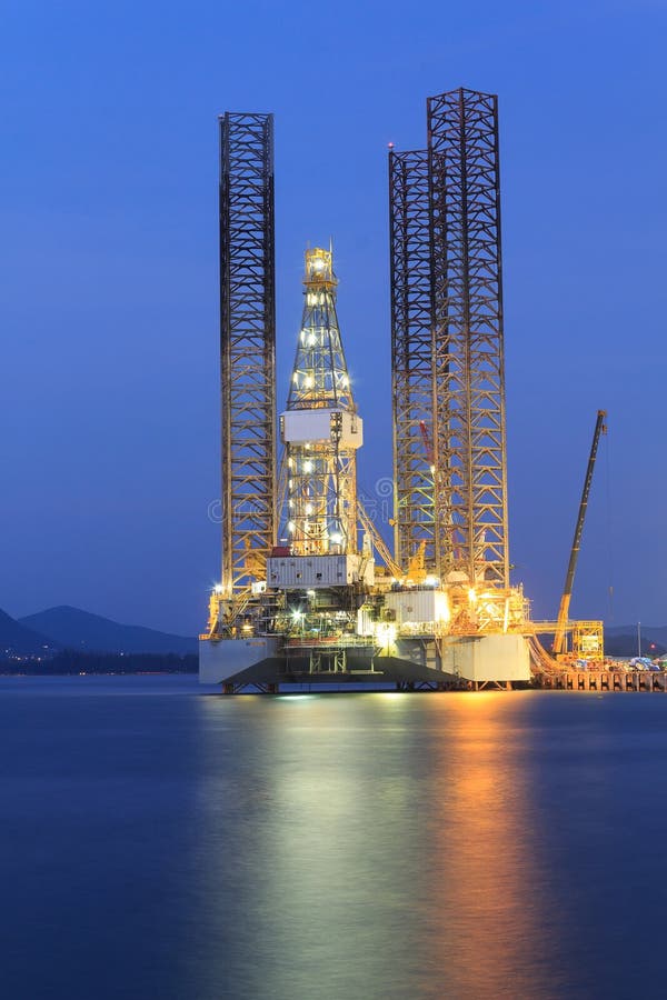 Jack Up Oil Drilling Rig in the Shipyard Stock Image - Image of jack ...