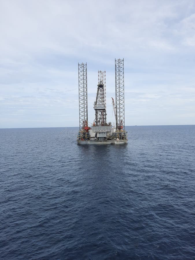 Jack up rig at oil n gas stock image. Image of iron - 237663647