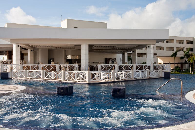 Jacuzzi Built into Tropical Pool Stock Image - Image of jacuzzi ...