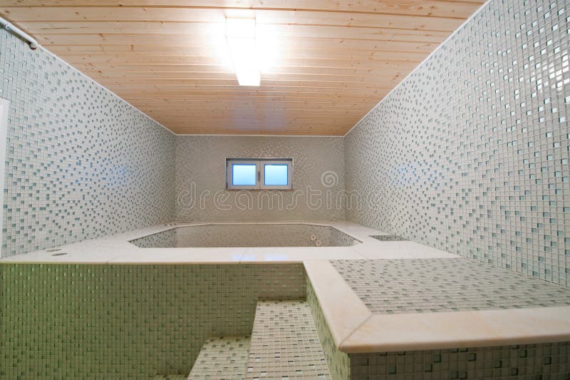 Jacuzzi enorme imagen de archivo. Imagen de vacaciones - 15052925