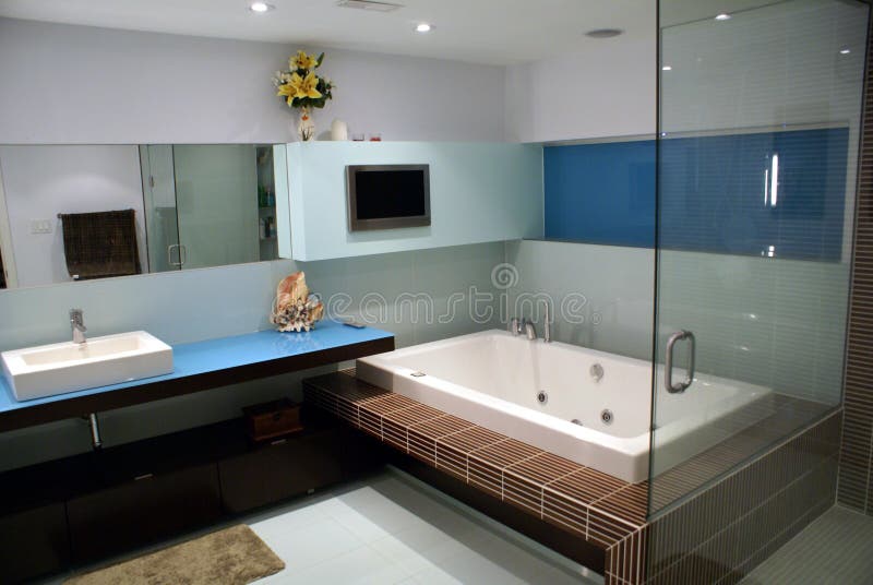 Jacuzzi Tina Caliente Baño Spa Imagen de archivo - Imagen de espejo ...