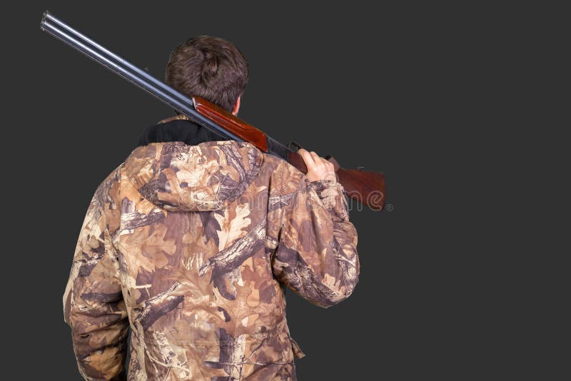 Jager met zijn geweer stock foto. Image of boswachter - 59520236