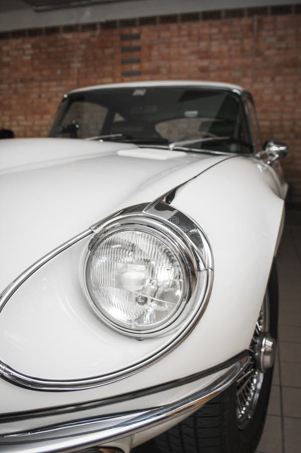 E-Type Jaguar Front Headlight Stock Image - Image of classic, beam: 751781