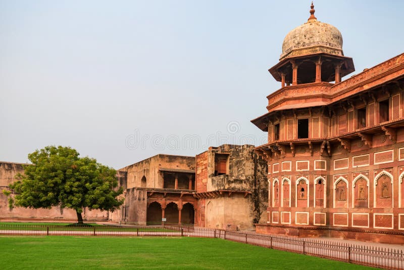 Jahangir Palace in Fort of Agra Stock Photo - Image of heritage, city ...