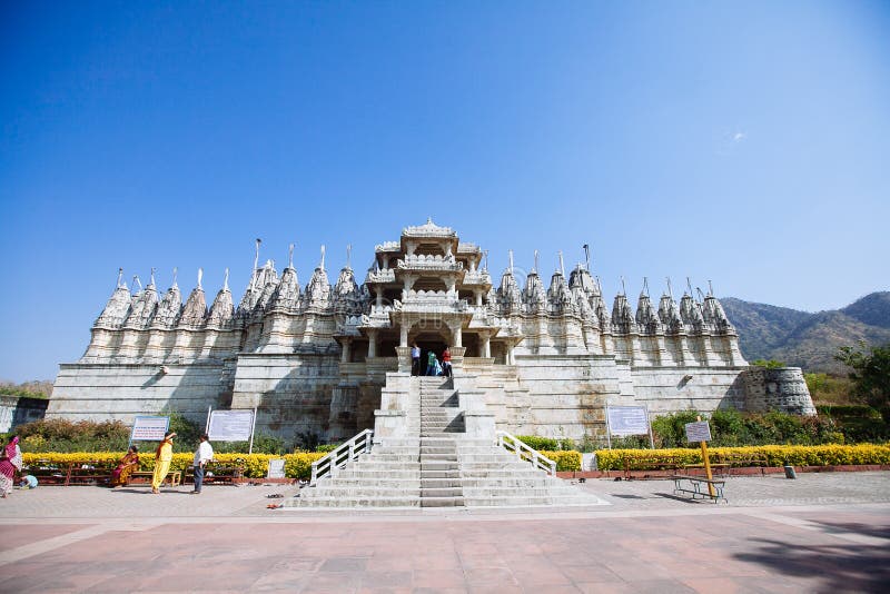 Jain Tempel Ranakpur in Rajasthan, Indien Redaktionelles Stockfoto ...