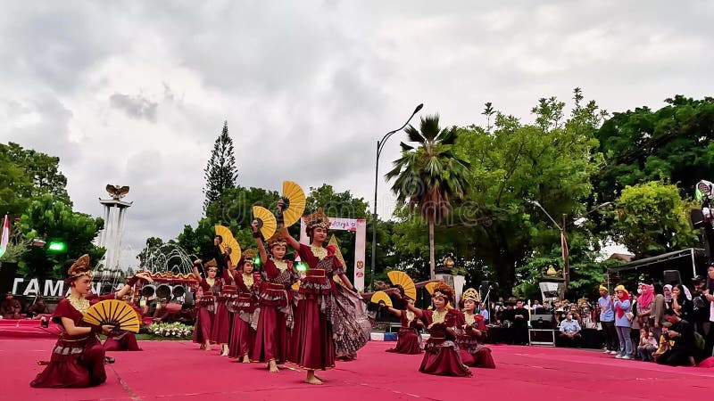 Jaipong Dance from Sunda, West Java. this Dance is Known for Its Agile ...