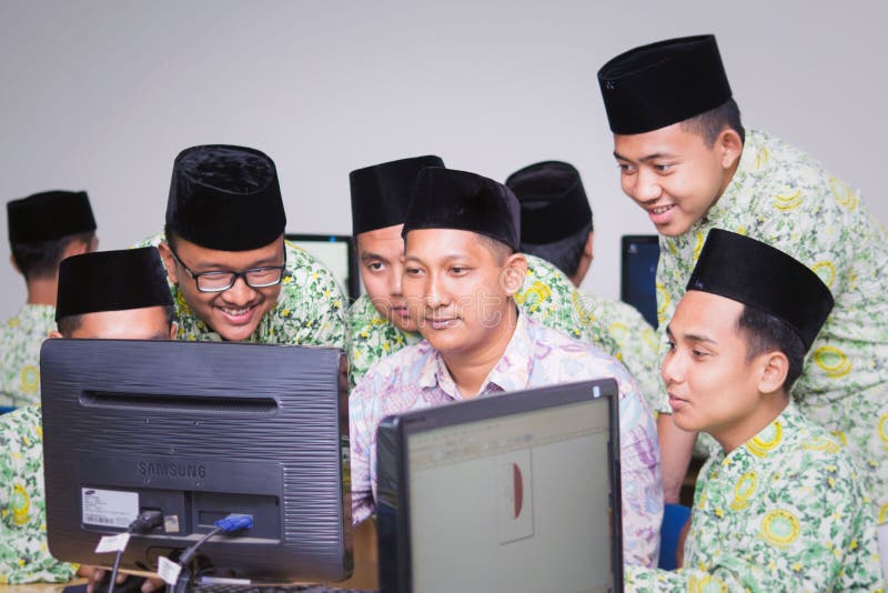 Muslim students editorial photo. Image of islamic, islam - 100516266