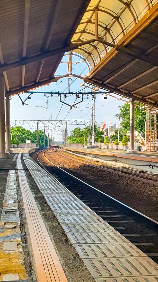 The Commuter Line Will Arrive Stock Image - Image of indonesia, jakarta ...