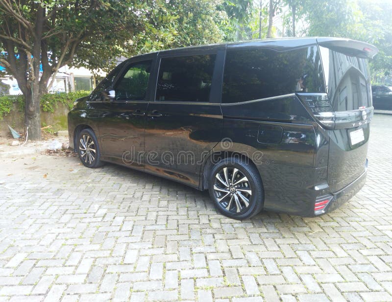 Voxy Minivan Stock Photos - Free & Royalty-Free Stock Photos from ...