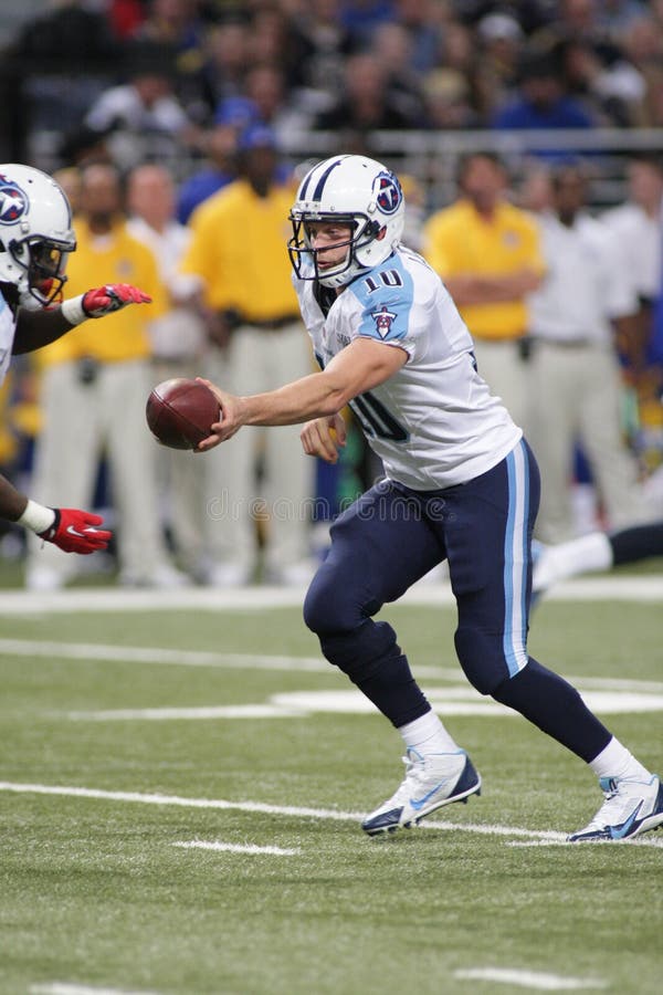 Jake Locker editorial photo. Image of titans, hand, league - 178270096
