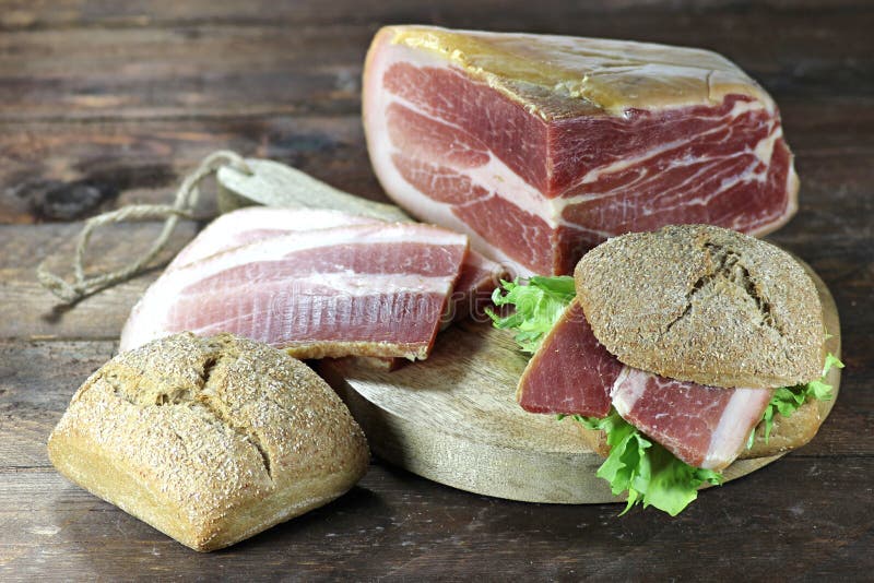 Bocadillo De Jamón Seco-curado Imagen de archivo - Imagen de cocina ...