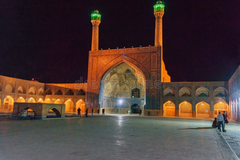 Jameh-Moschee Nachts in Isfahan Iran Redaktionelles Stockfoto - Bild ...