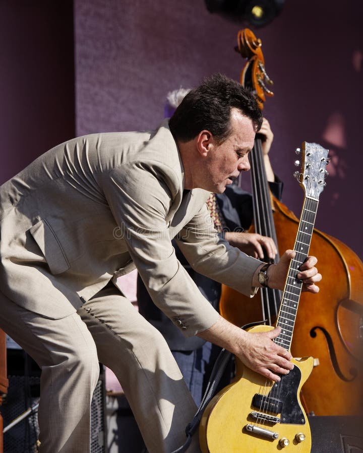 James Hunter editorial stock photo. Image of band, event - 20192873