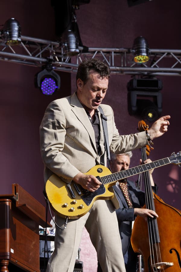James Hunter editorial stock photo. Image of band, event - 20192873