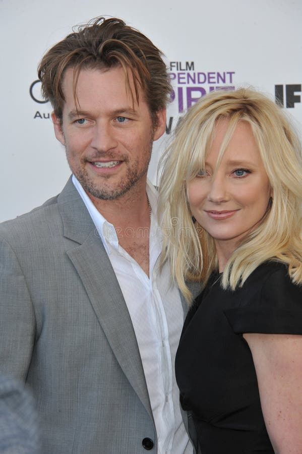 James Tupper, Anne Heche editorial stock photo. Image of santa - 23735958