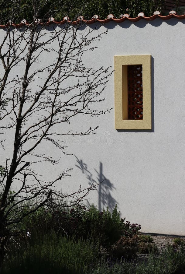 Janela Aberta Renovada Rural Foto de Stock - Imagem de aberto, exterior ...