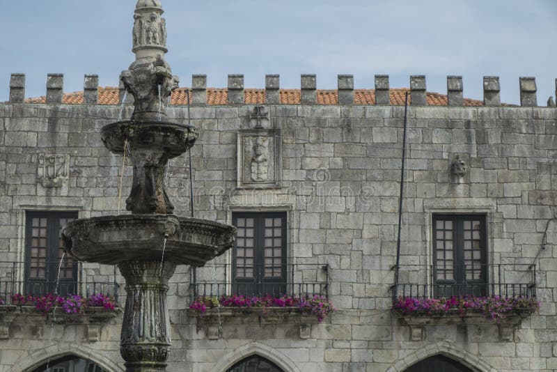 Janelas do castelo imagem de stock. Imagem de home, medieval - 32155601