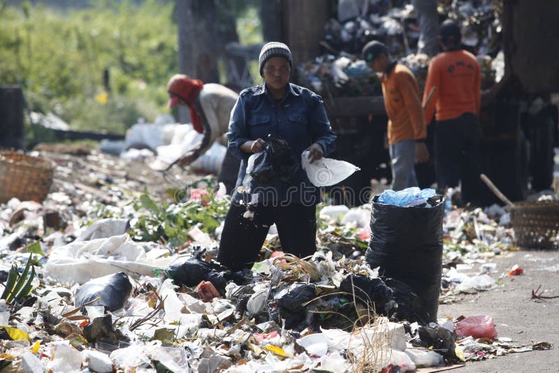 Janitor editorial photo. Image of trash, janitor, indonesia - 40913896