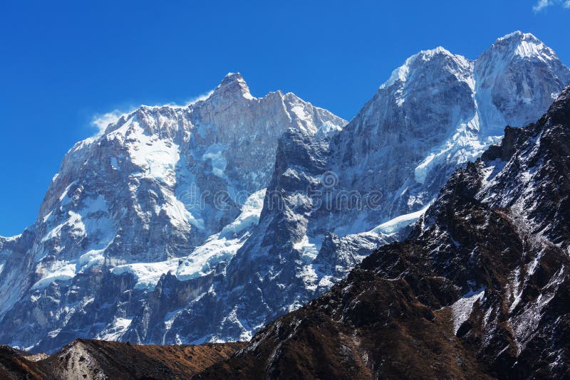 Jannu image stock. Image du fond, himalaya, outside, aventure - 69720295