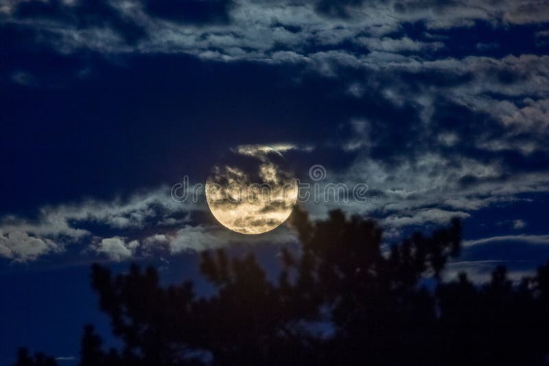 January 31st 2018 Super Moon Stock Image - Image of moonrise, rise ...