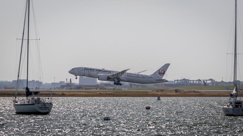 Japan Airlines Boeing 787 Dreamliner Taking Off in Boston Editorial ...