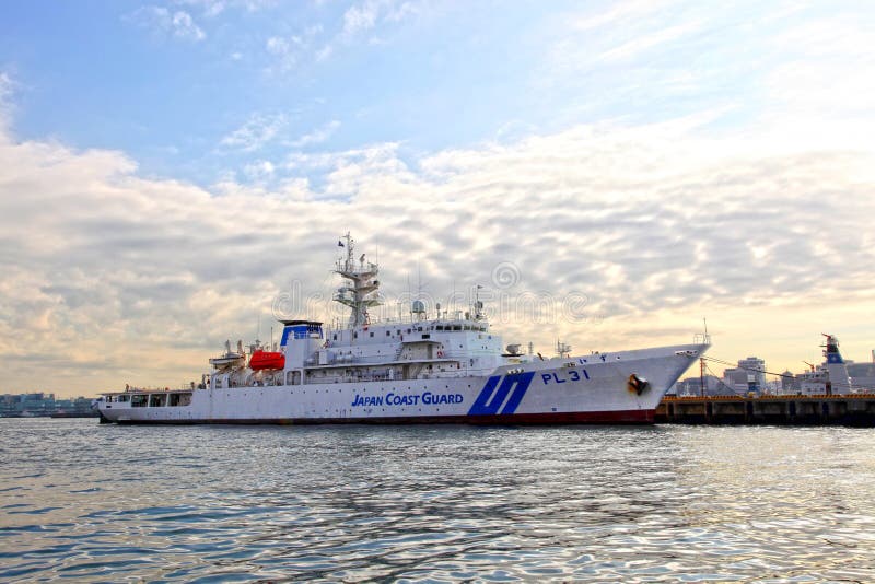 Japan Coast Guard Schiff Mizuho Mit Einem Rettungsboot Im Hafen Von ...